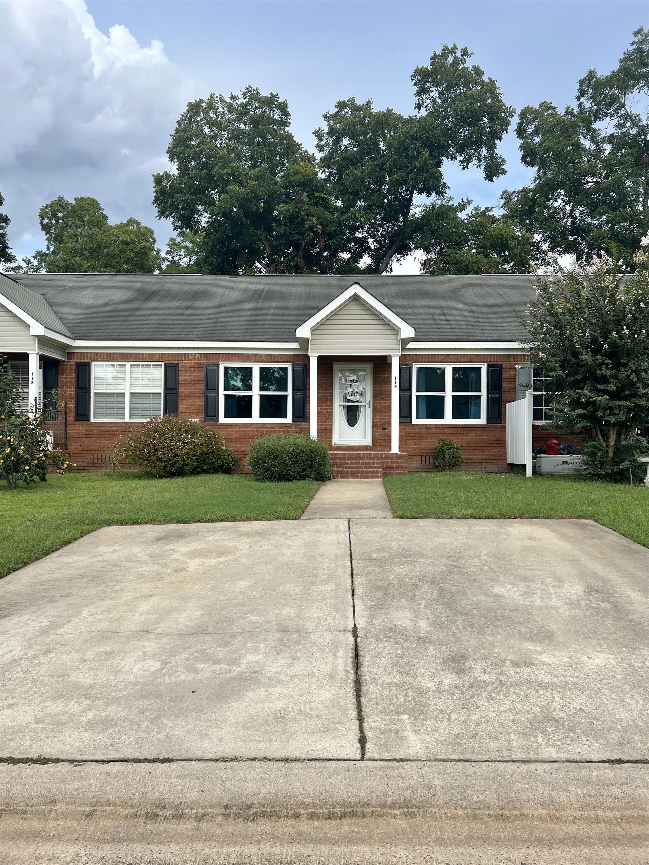 Home [landmarkrealtyperry.managebuilding.com]